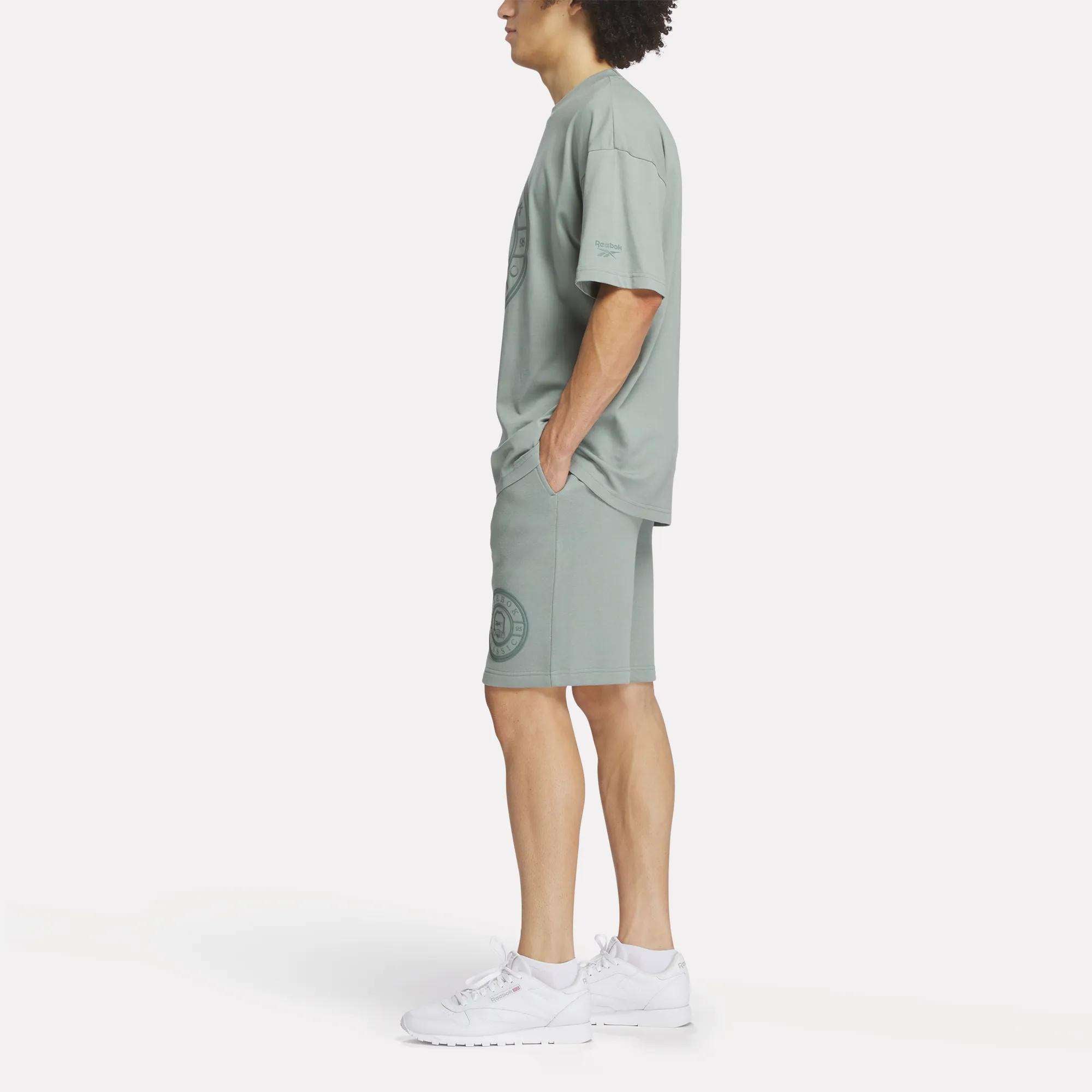 REEBOK crest t-shirt